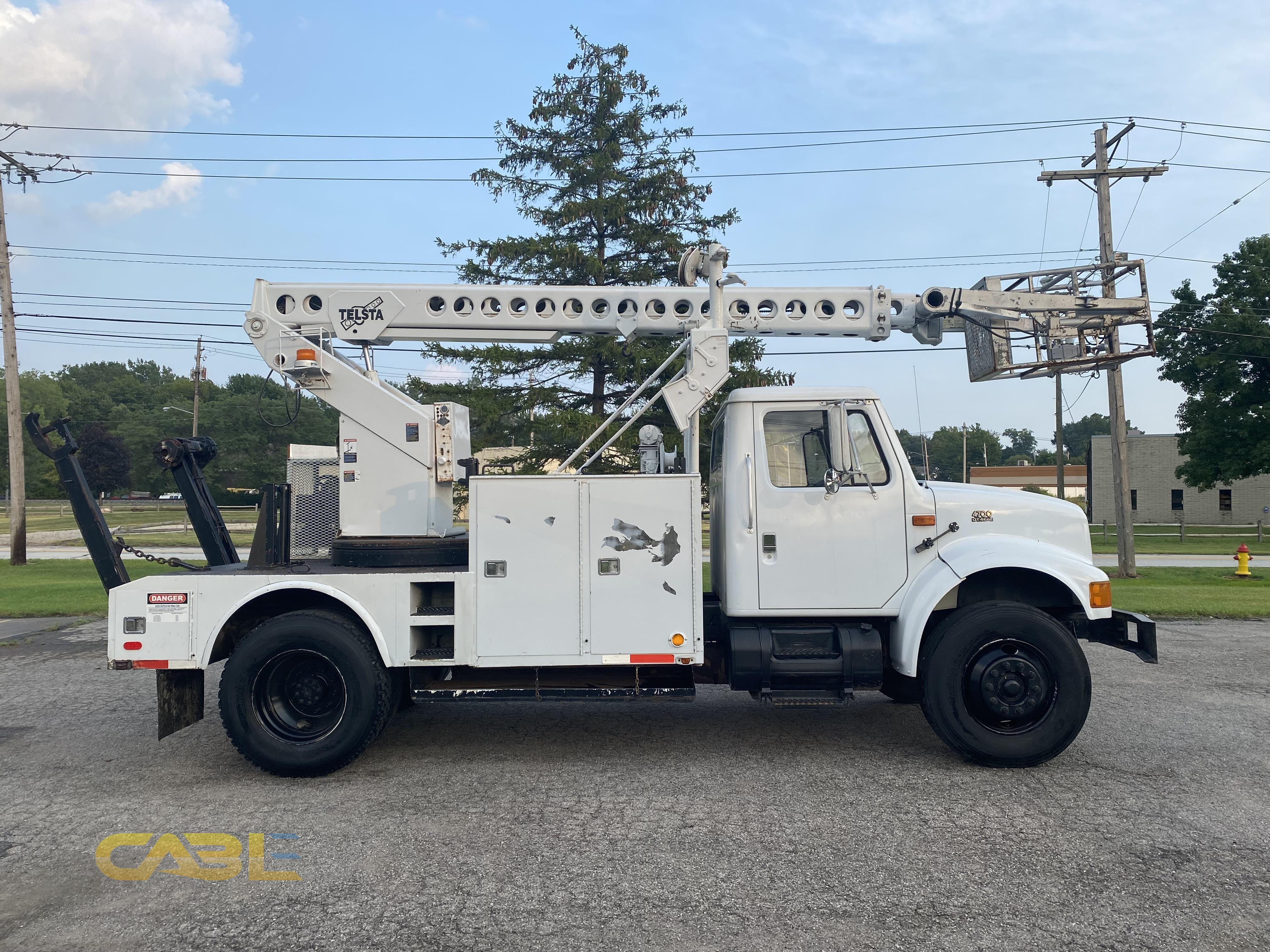 1998 International 4900 Telsta T-40 Bucket Truck
