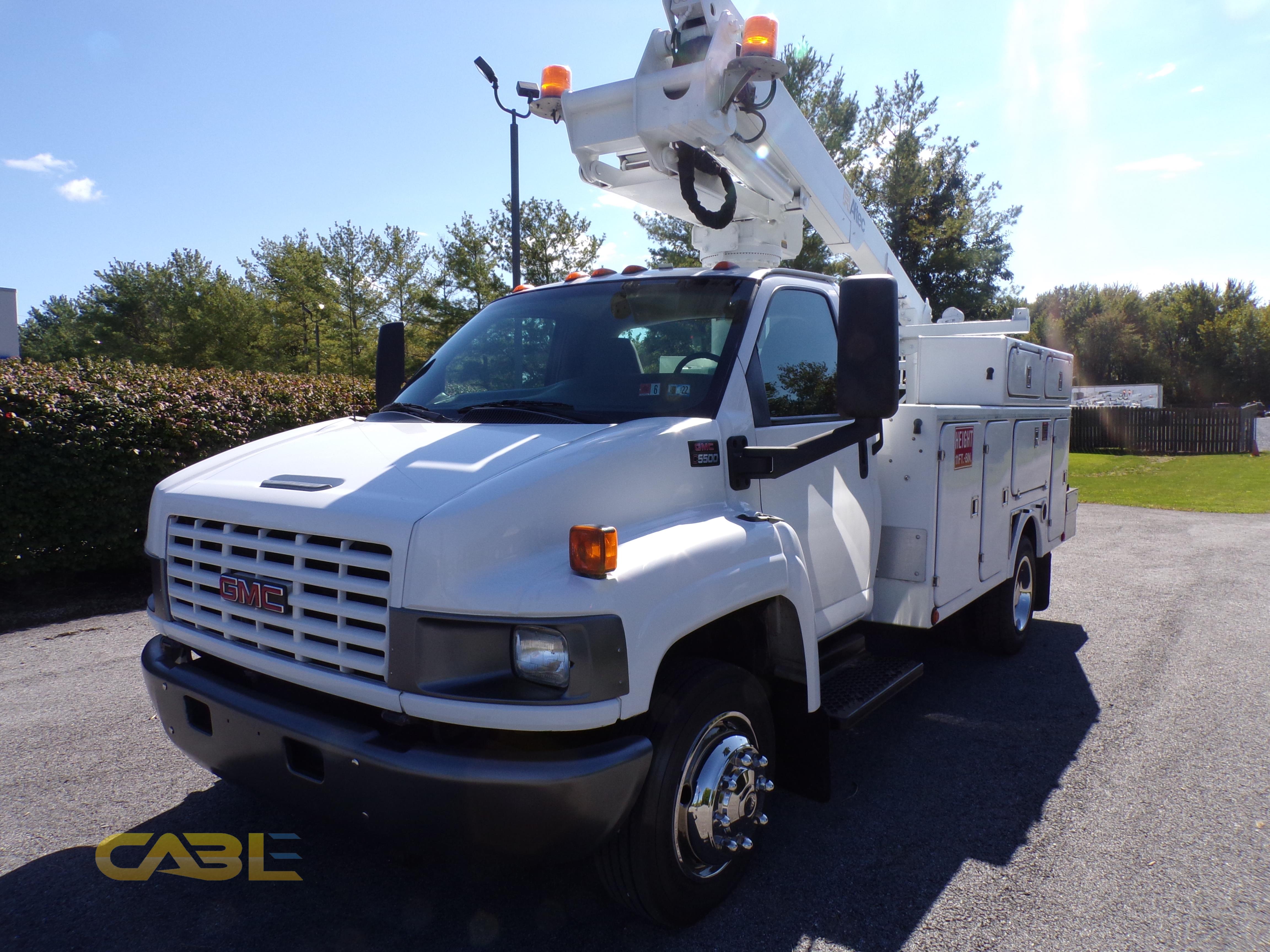 05 GMC C5500 Cable Placing Bucket Truck AT235P