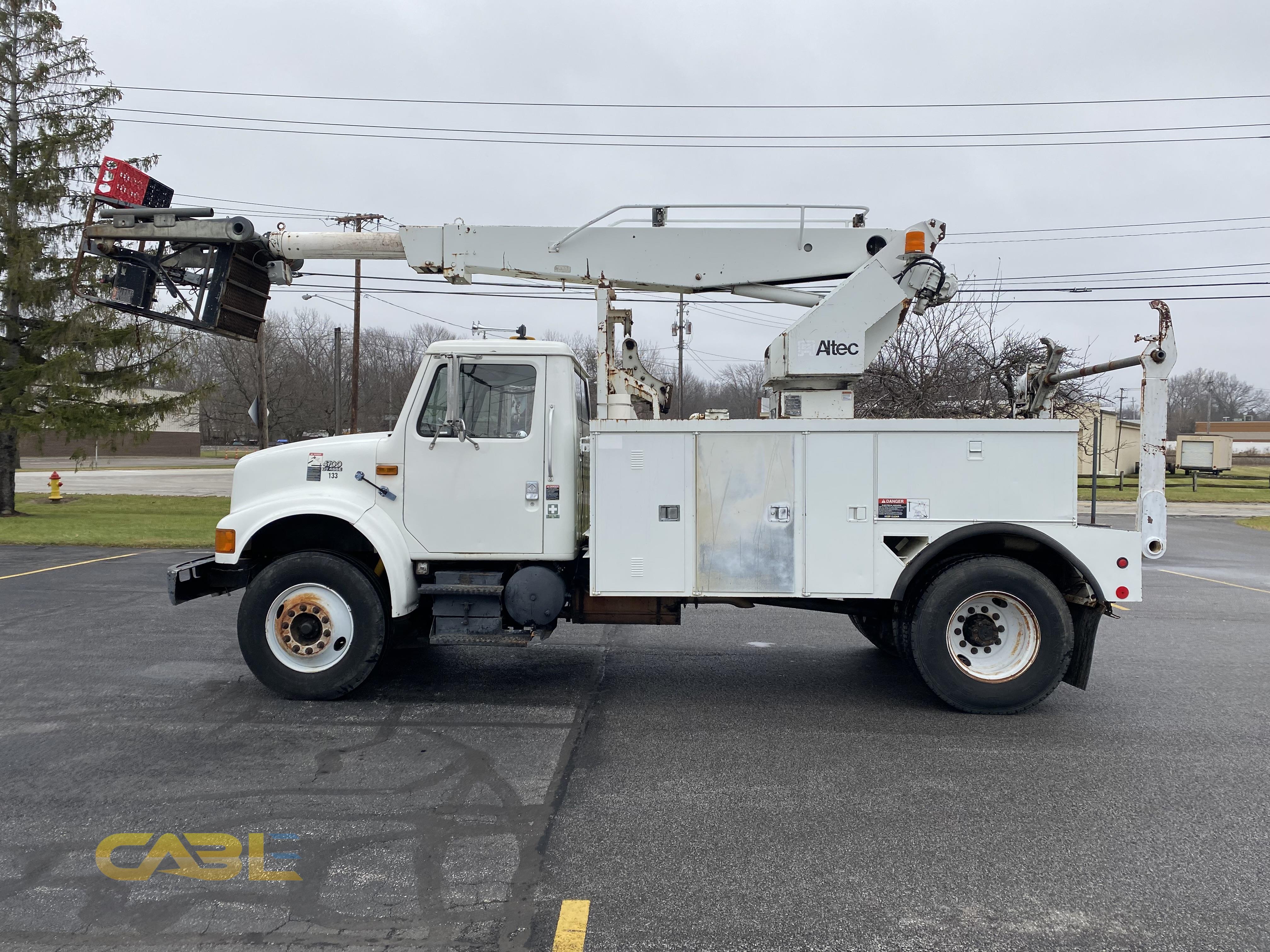 2000 International 4700 Altec AP45 Cable Placer