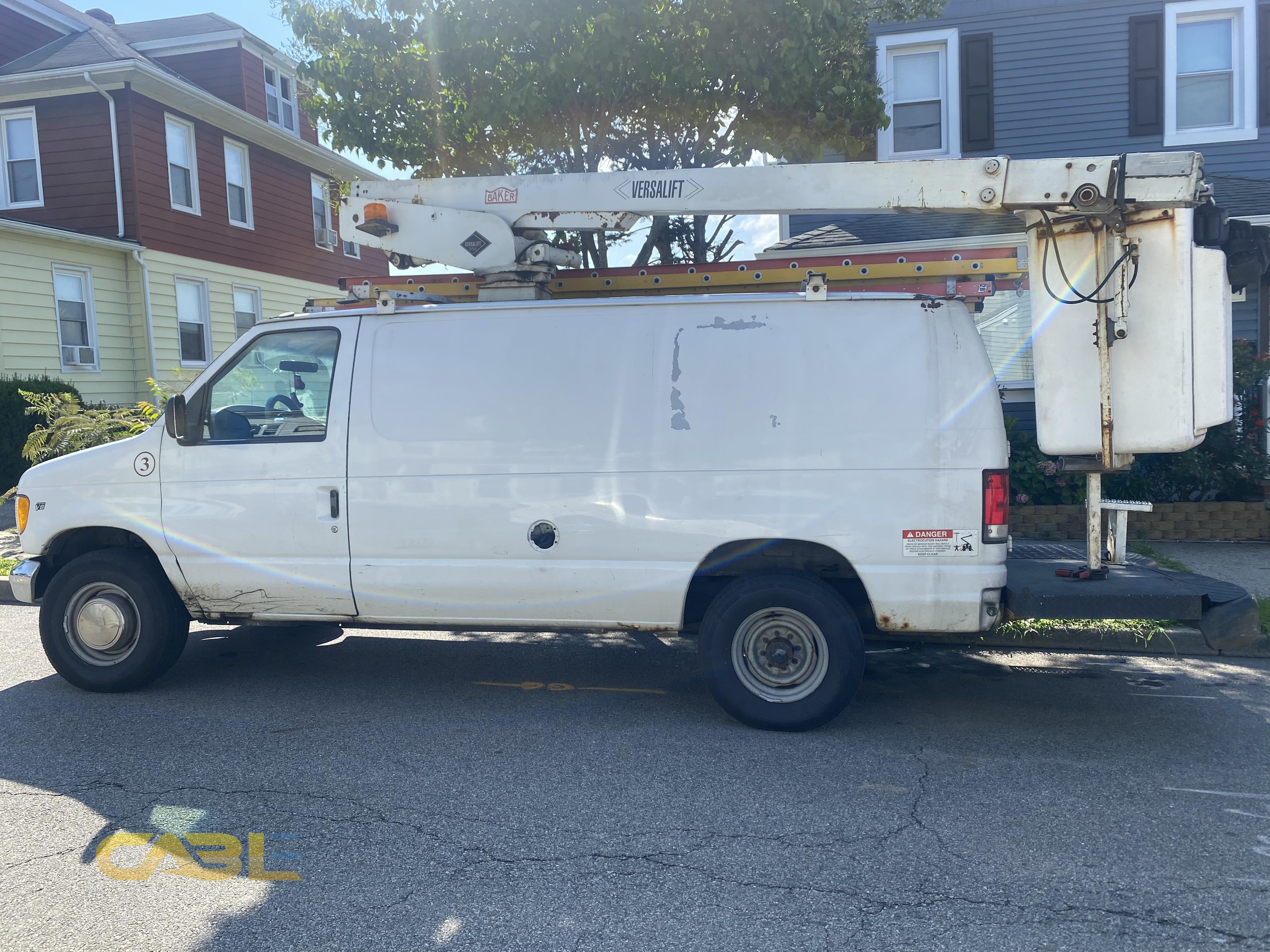 Bucket Truck 2001 e350