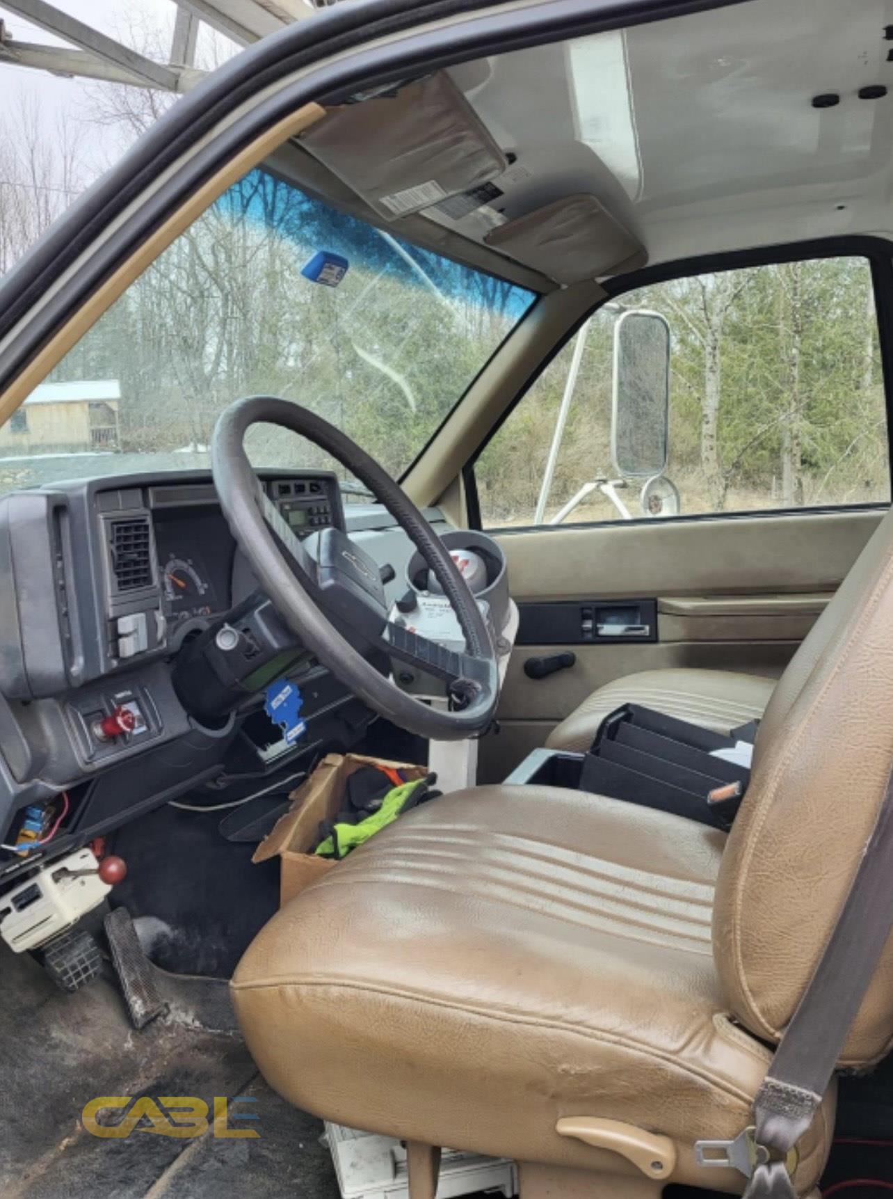 2000 C7500 Altec Cable Truck