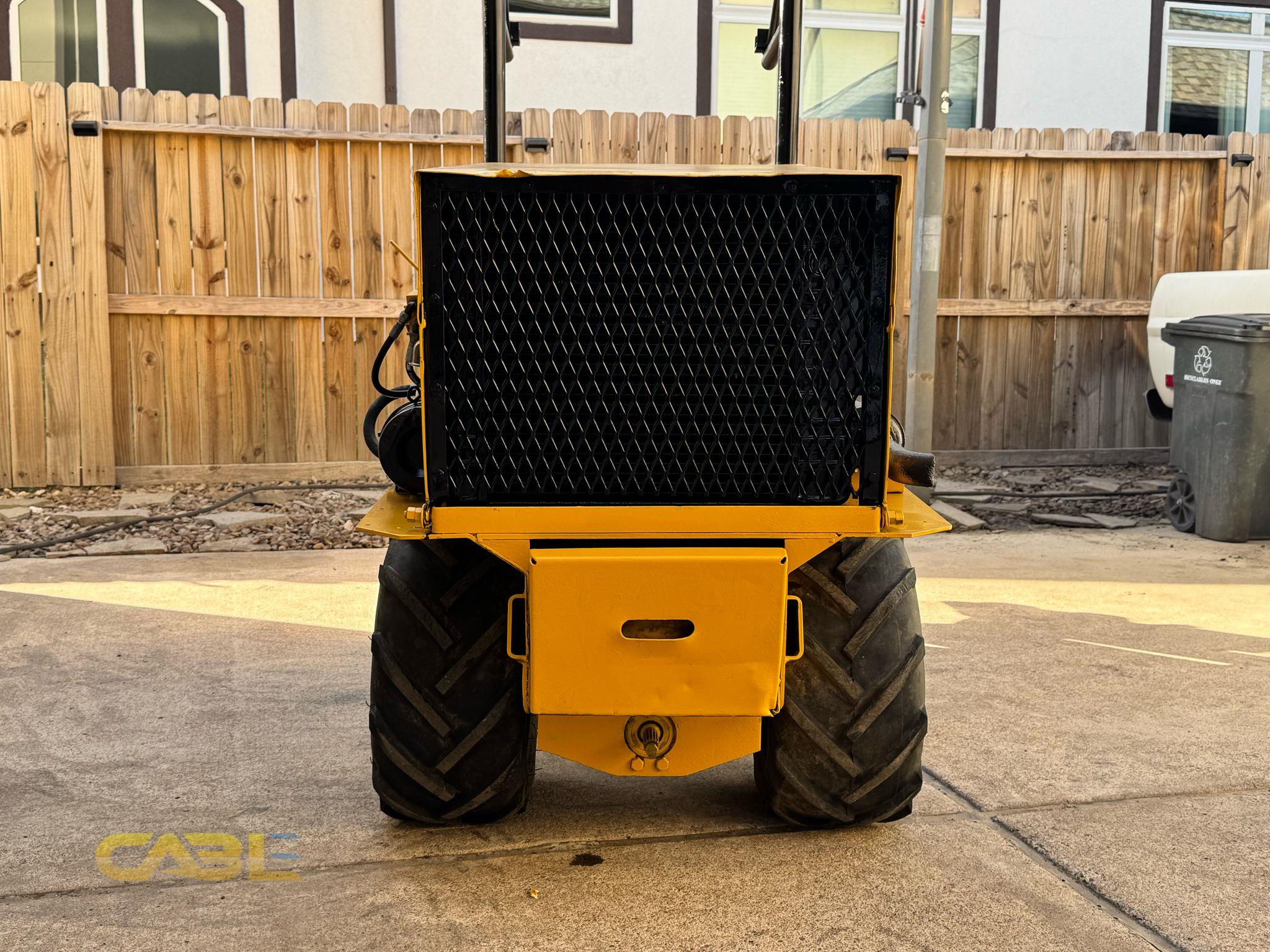 SELLING MAXI CASE PLOW