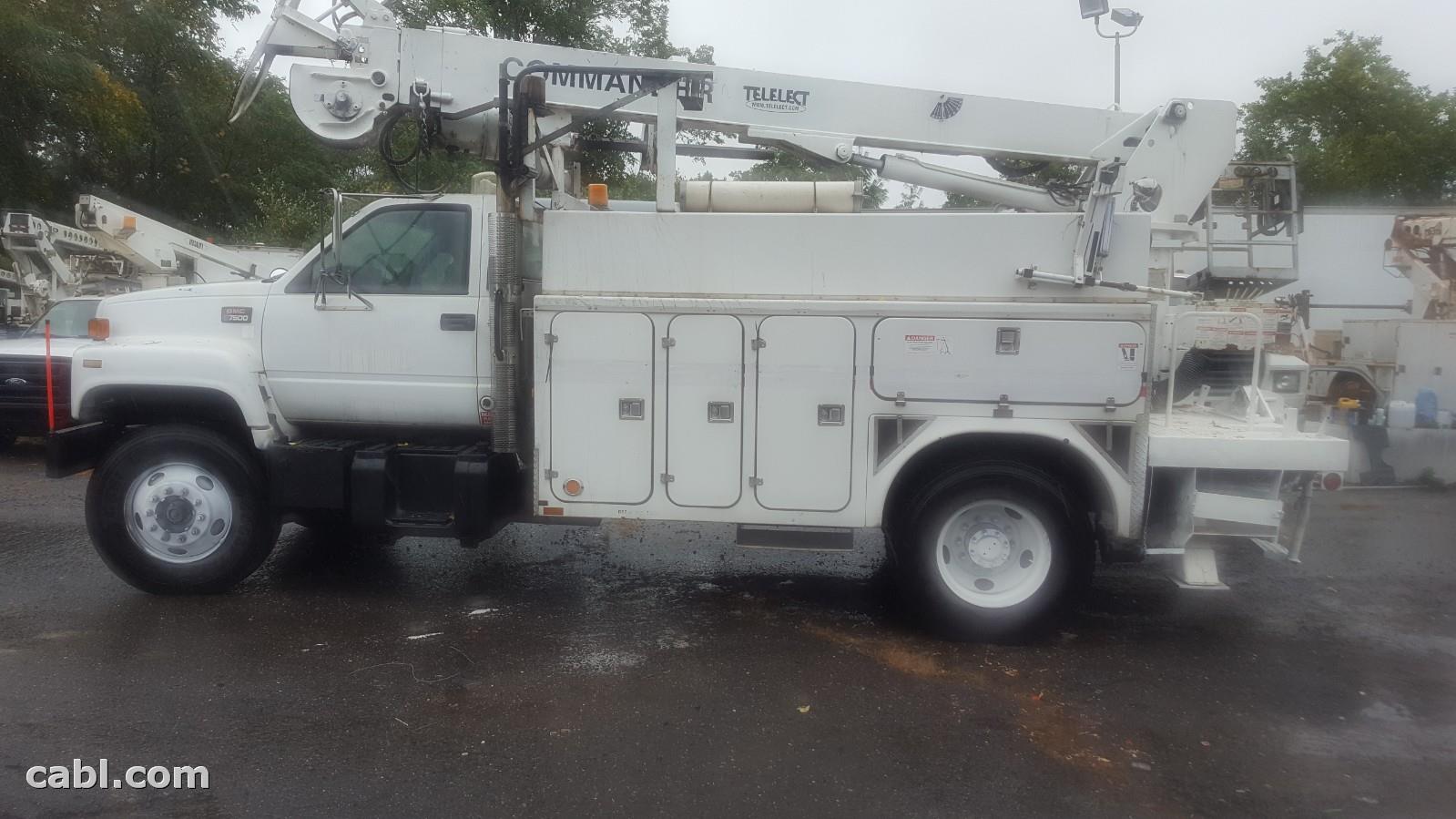 2002 GMC C7500 Telelect Commander Derrick Digger