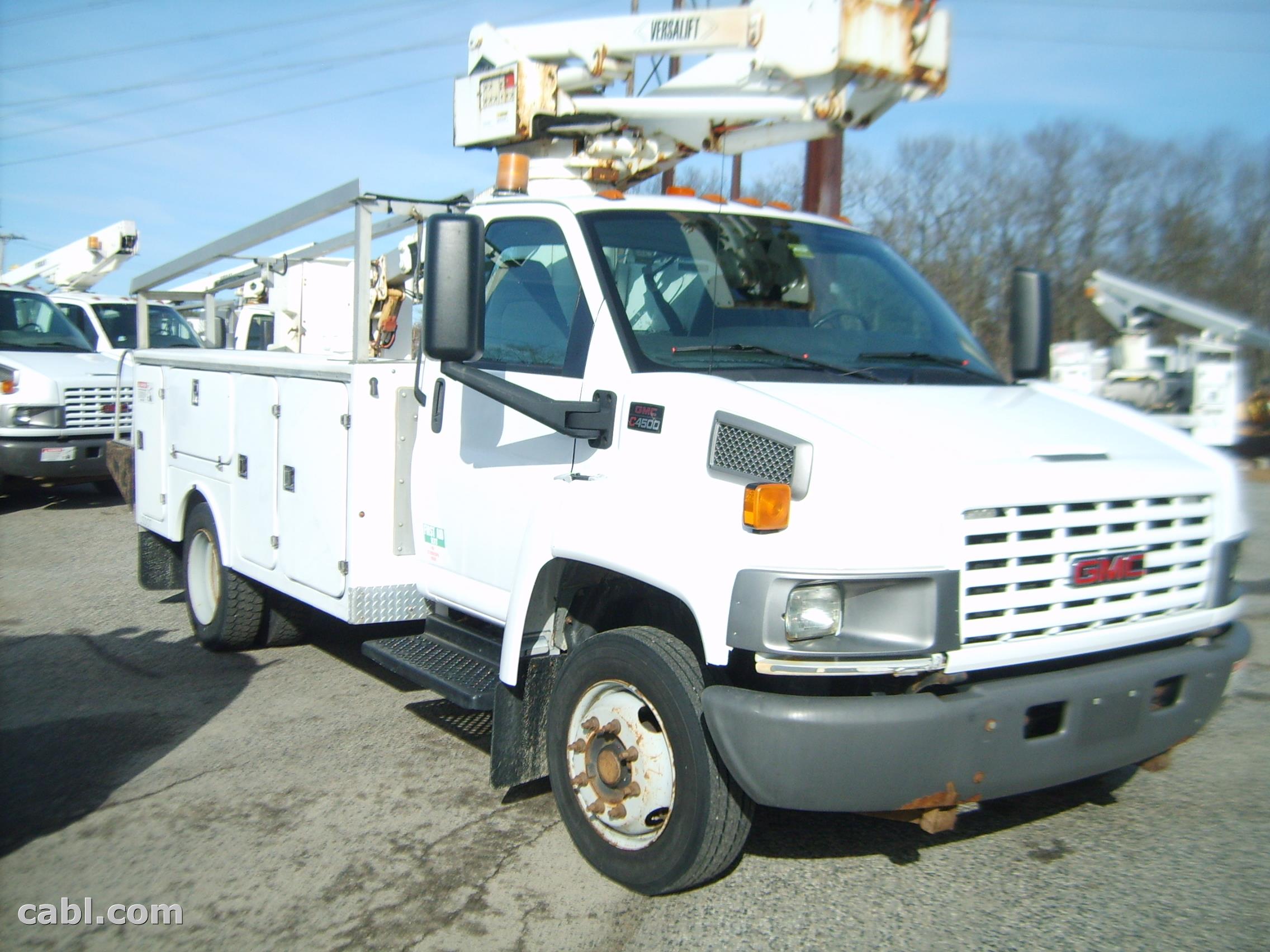 2008 gmc 4500 versalift