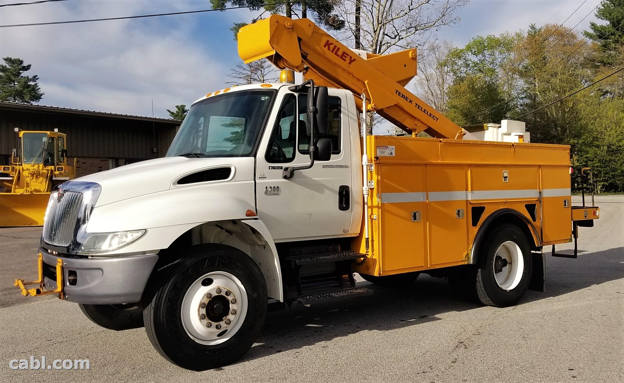 2005 INTERNATIONAL 4300 TEREX HI RANGER 46FT