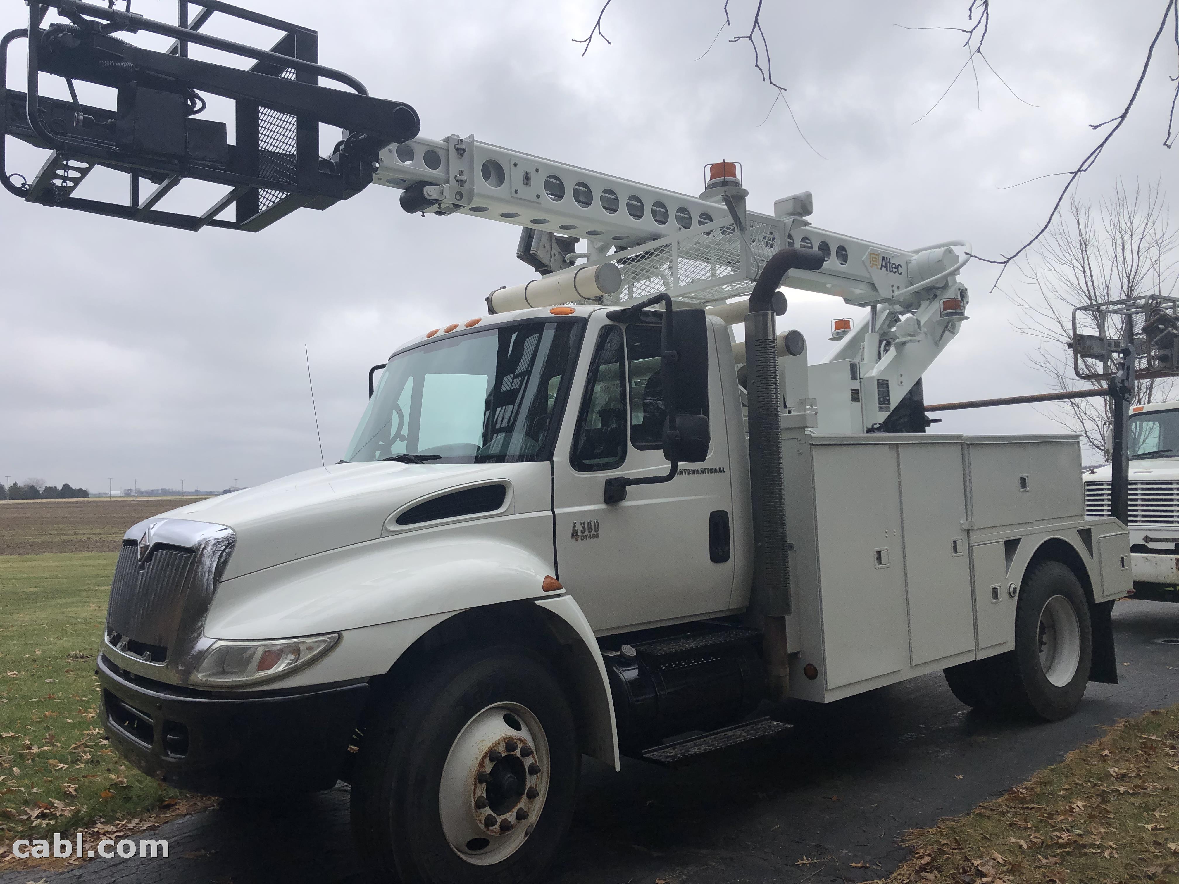 2007 International Altec AT40 Cable stringer
