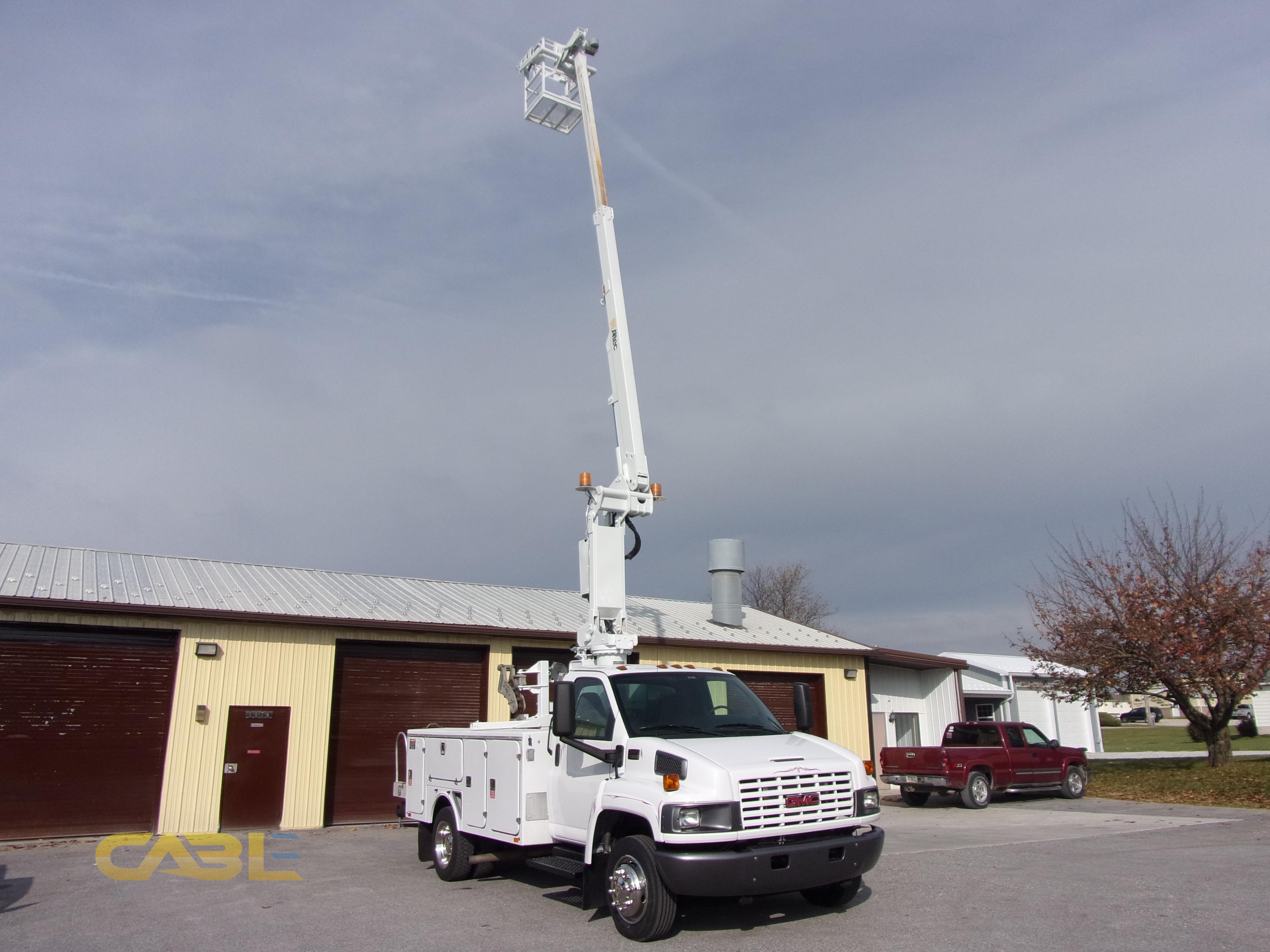 Pictures (07 GMC C5500 Splicing Bucket Truck Inspected)