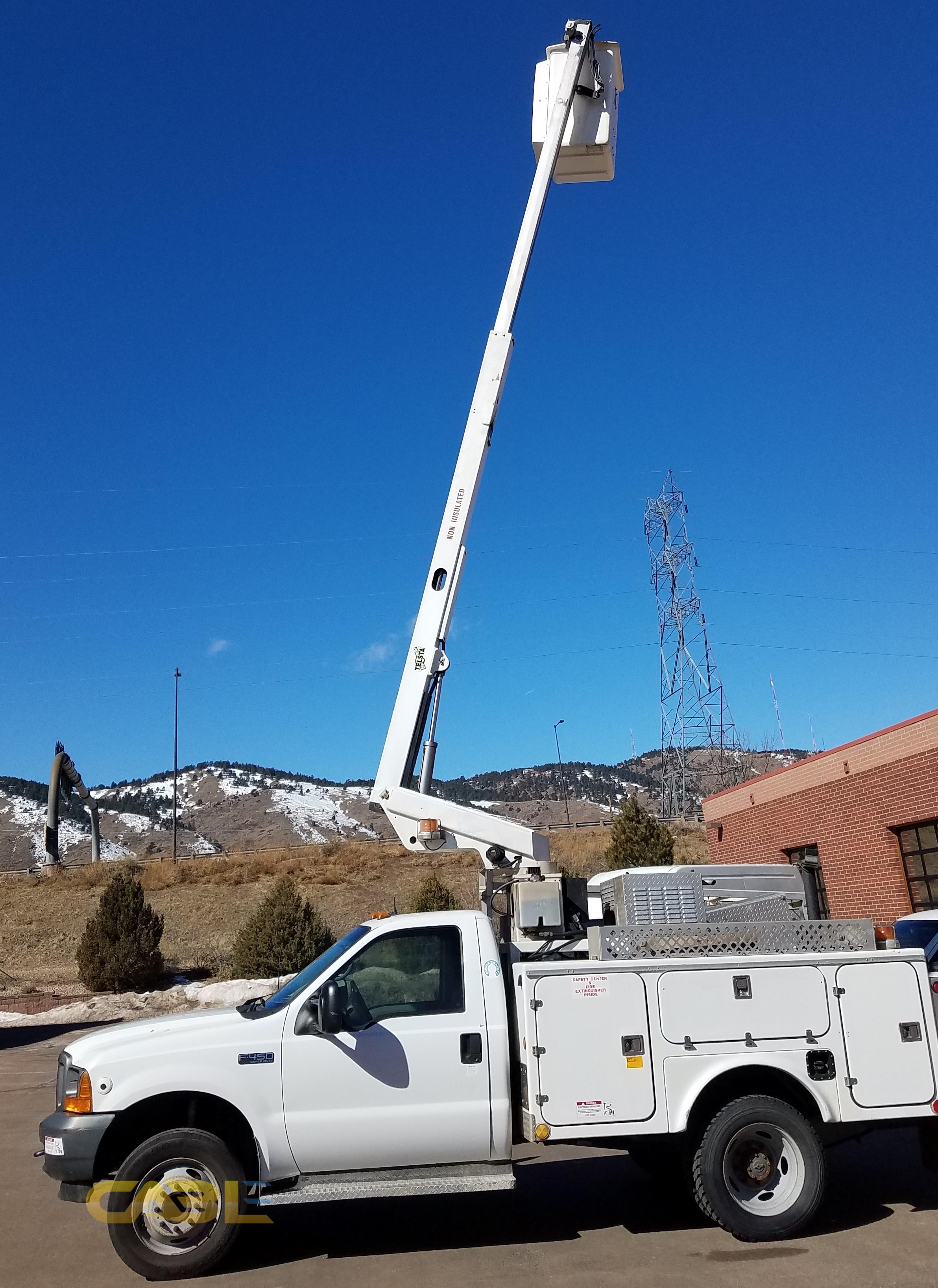 2000 Ford F450 Bucket Truck
