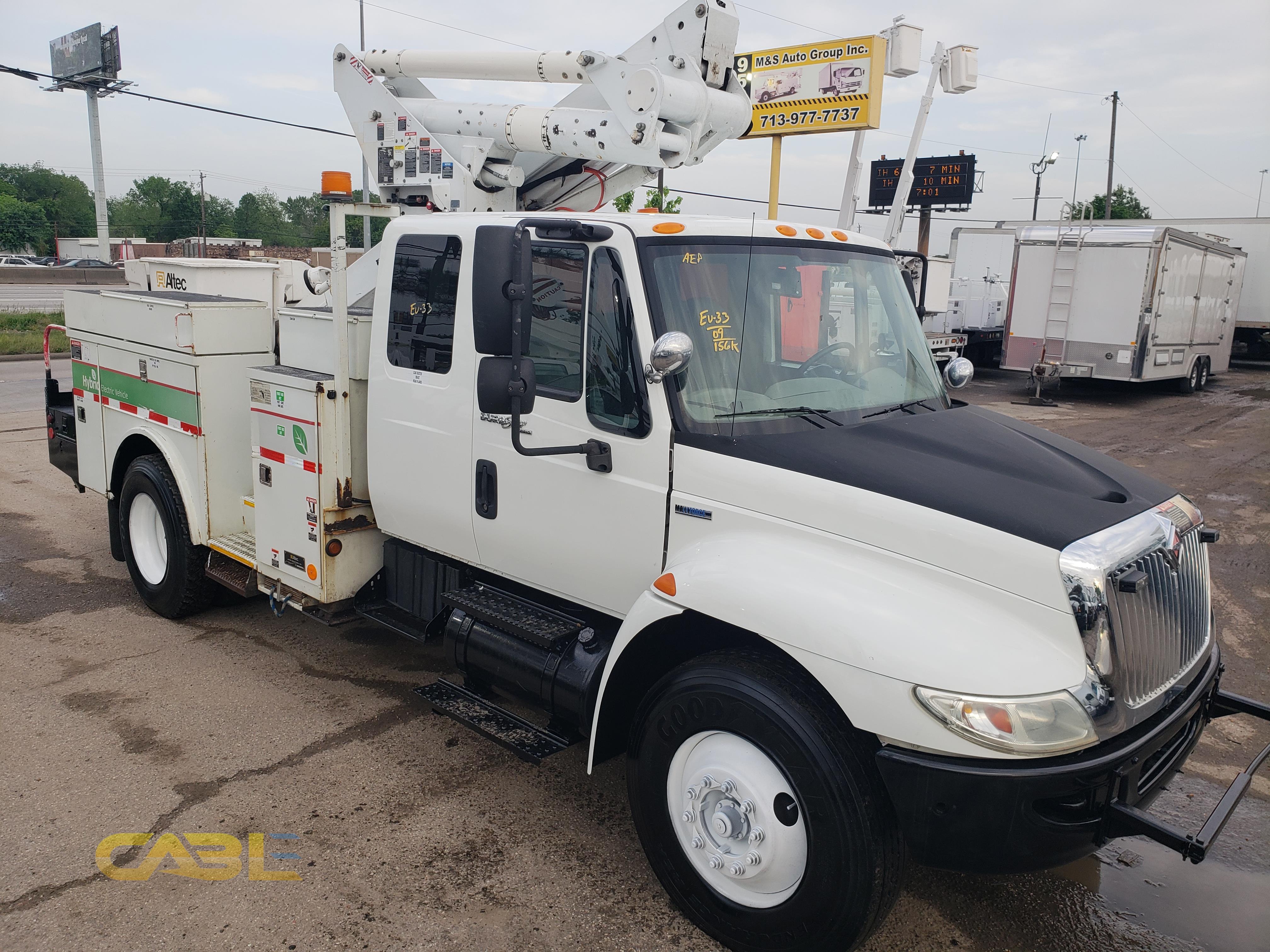 2009 INTERNATIONAL 4300 EXT CAB 50 FEET BUCKE TRUC