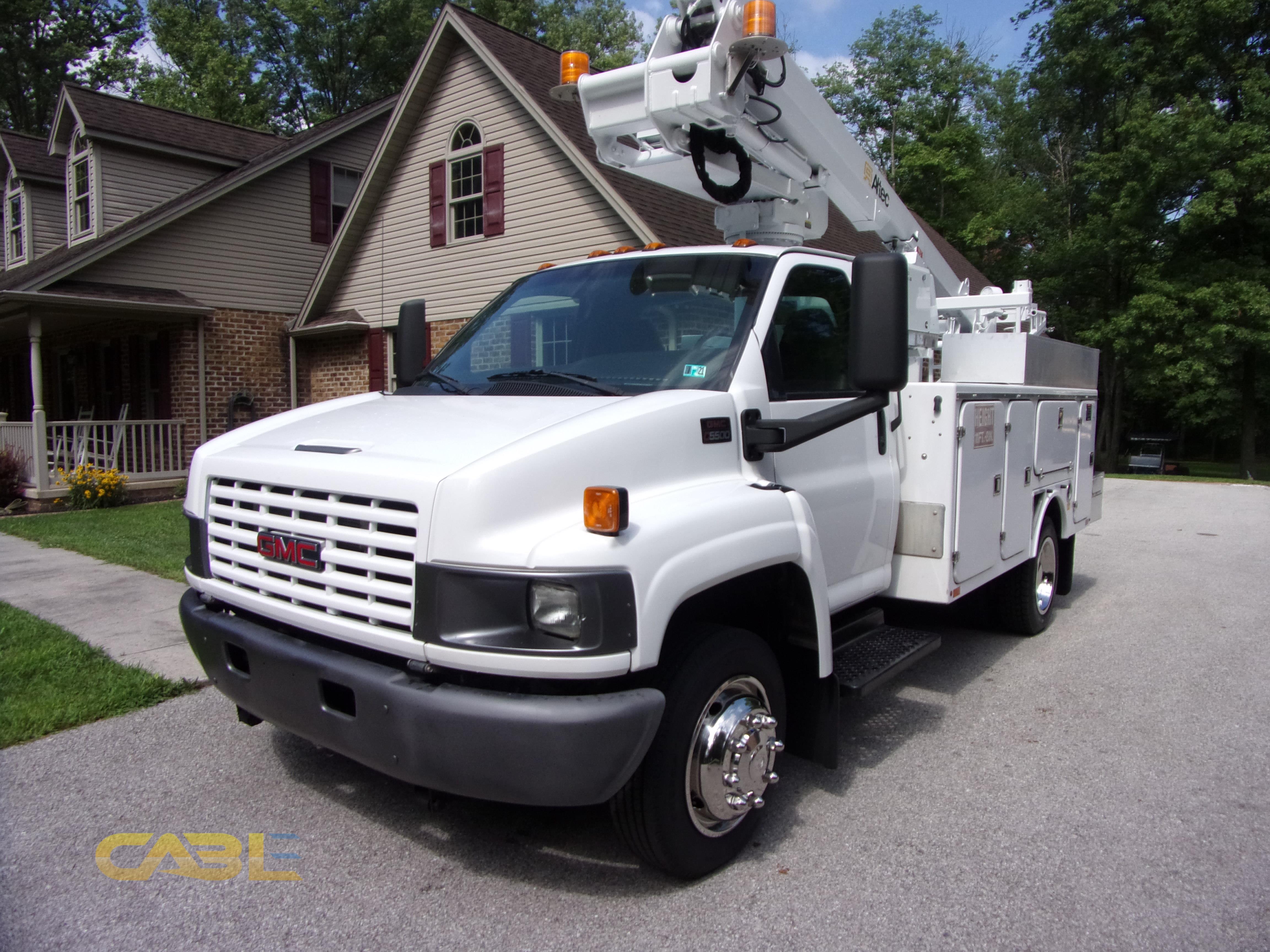 07 GMC C5500 Cable Placing Bucket Truck AT235P
